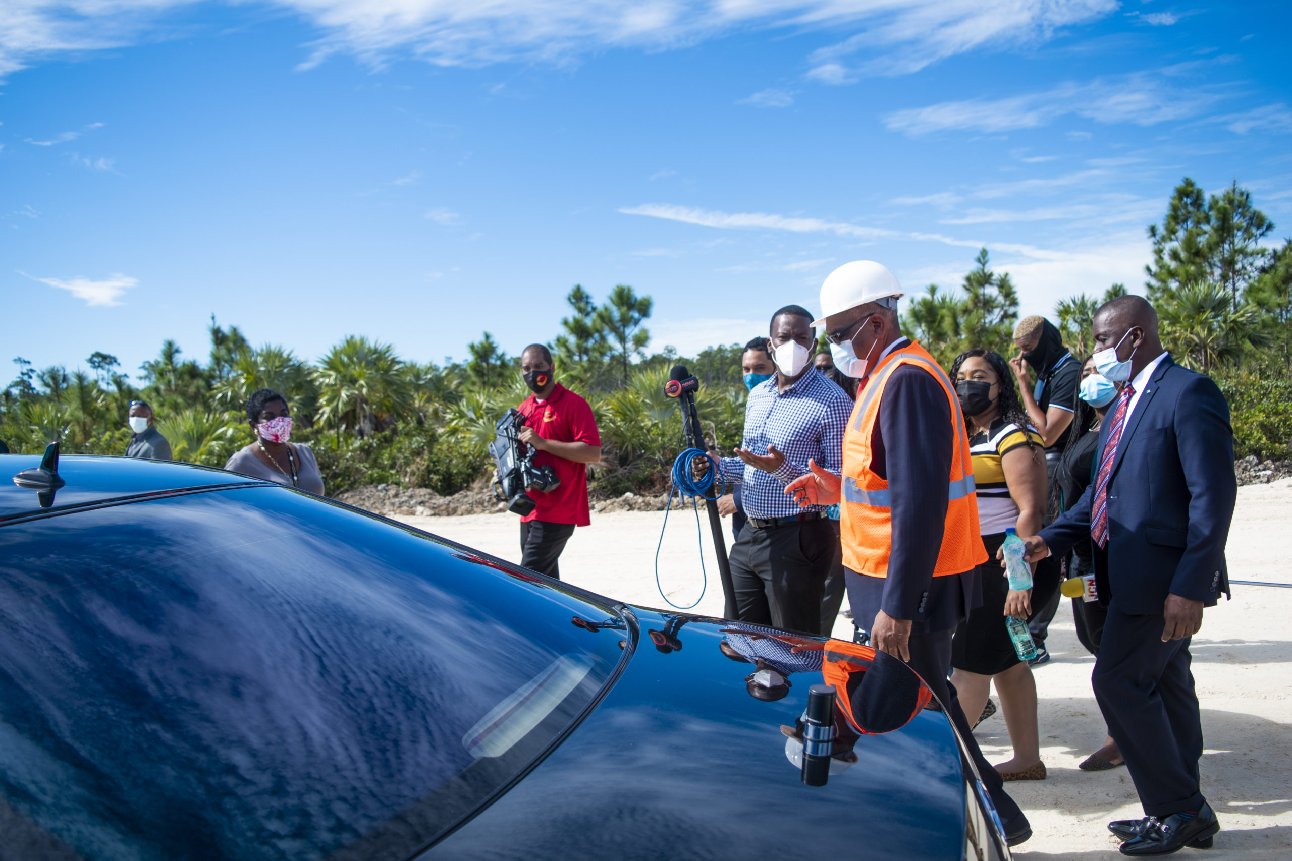 Prime Minister Minnis breaks ground on new Government Carmichael ...